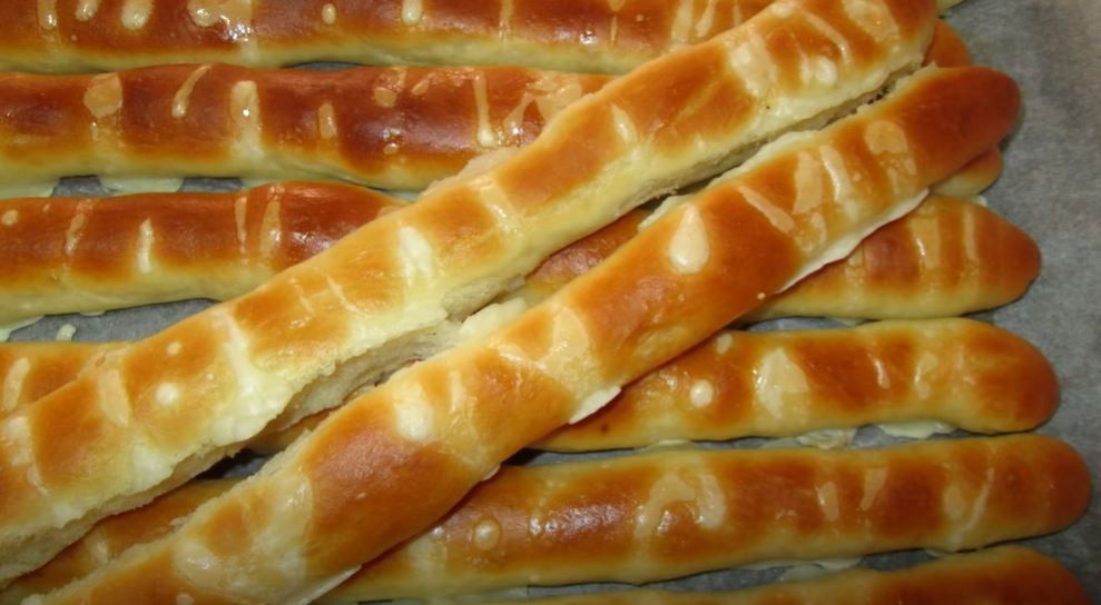 DONOSIMO RECEPT Domaći slanci kao iz pekare koji vraćaju u djetinjstvo ...